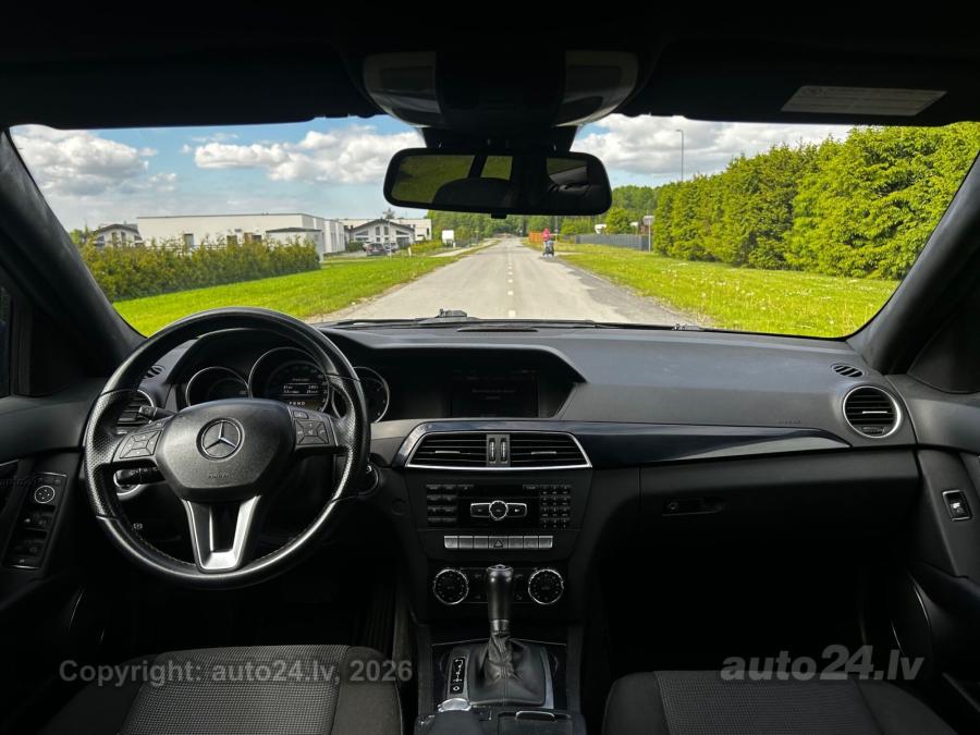 Melns Mercedes-Benz C-Class 2011 Tallina, ar dzinēja tilpumu 2.10 L un nobraukumu 352 tūkst. km par 6500 €, foto 8 vietnē AUTOMOTO.COM.LV