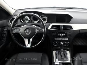 Black Mercedes-Benz C-Class 2011 in Tallinn, with an engine capacity of 2.10 L and mileage of 278 thousand km for 4799 €, photo 6 on AUTOMOTO.COM.LV