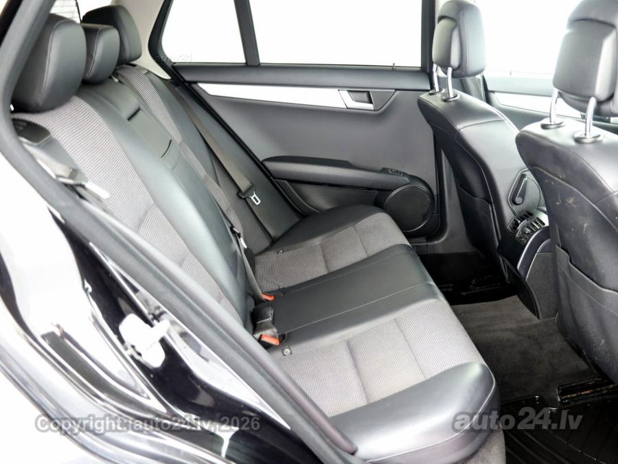 Black Mercedes-Benz C-Class 2011 in Tallinn, with an engine capacity of 2.10 L and mileage of 278 thousand km for 4799 €, photo 8 on AUTOMOTO.COM.LV