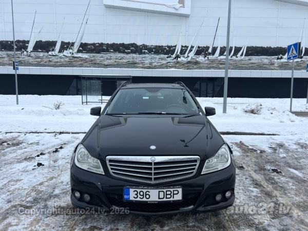 Black Mercedes-Benz C-Class 2012 in Tallinn, with an engine capacity of 2.10 L and mileage of 298 thousand km for 5000 €, photo 2 on AUTOMOTO.COM.LV