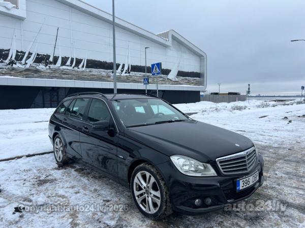 Black Mercedes-Benz C-Class 2012 in Tallinn, with an engine capacity of 2.10 L and mileage of 298 thousand km for 5000 €, photo 3 on AUTOMOTO.COM.LV