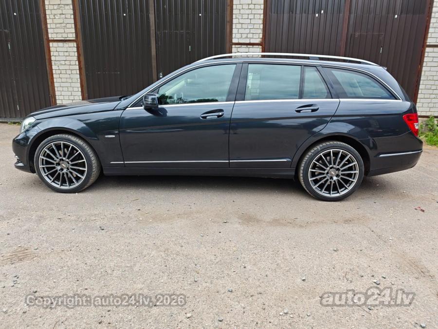 Melns Mercedes-Benz C-Class 2012 Tallina, ar dzinēja tilpumu 3.00 L un nobraukumu 334 tūkst. km par 9499 €, foto 5 vietnē AUTOMOTO.COM.LV