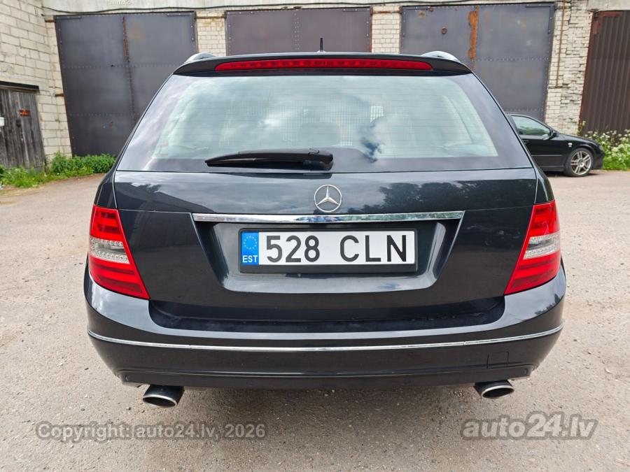 Melns Mercedes-Benz C-Class 2012 Tallina, ar dzinēja tilpumu 3.00 L un nobraukumu 334 tūkst. km par 9499 €, foto 7 vietnē AUTOMOTO.COM.LV