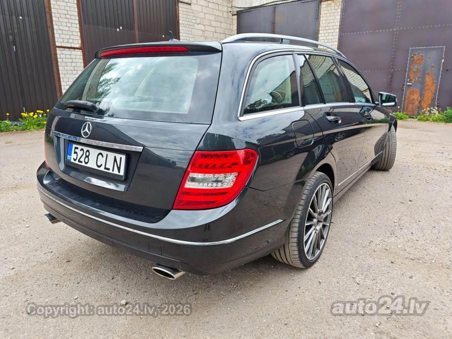 Melns Mercedes-Benz C-Class 2012 Tallina, ar dzinēja tilpumu 3.00 L un nobraukumu 334 tūkst. km par 9499 €, foto 8 vietnē AUTOMOTO.COM.LV