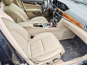 Melns Mercedes-Benz C-Class 2012 Tallina, ar dzinēja tilpumu 3.00 L un nobraukumu 334 tūkst. km par 9499 €, foto 13 vietnē AUTOMOTO.COM.LV