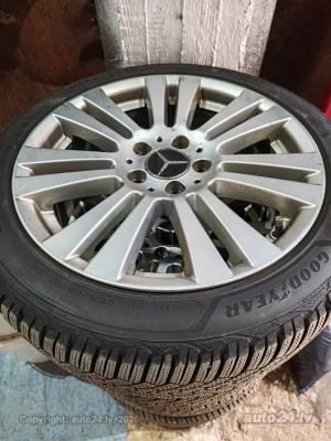 Melns Mercedes-Benz C-Class 2012 Tallina, ar dzinēja tilpumu 3.00 L un nobraukumu 334 tūkst. km par 9499 €, foto 19 vietnē AUTOMOTO.COM.LV