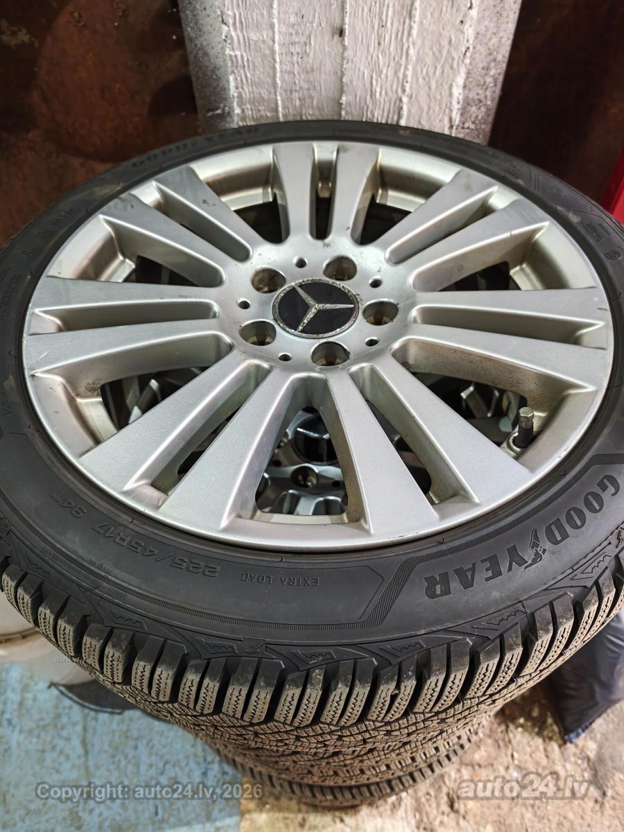 Melns Mercedes-Benz C-Class 2012 Tallina, ar dzinēja tilpumu 3.00 L un nobraukumu 334 tūkst. km par 9499 €, foto 19 vietnē AUTOMOTO.COM.LV