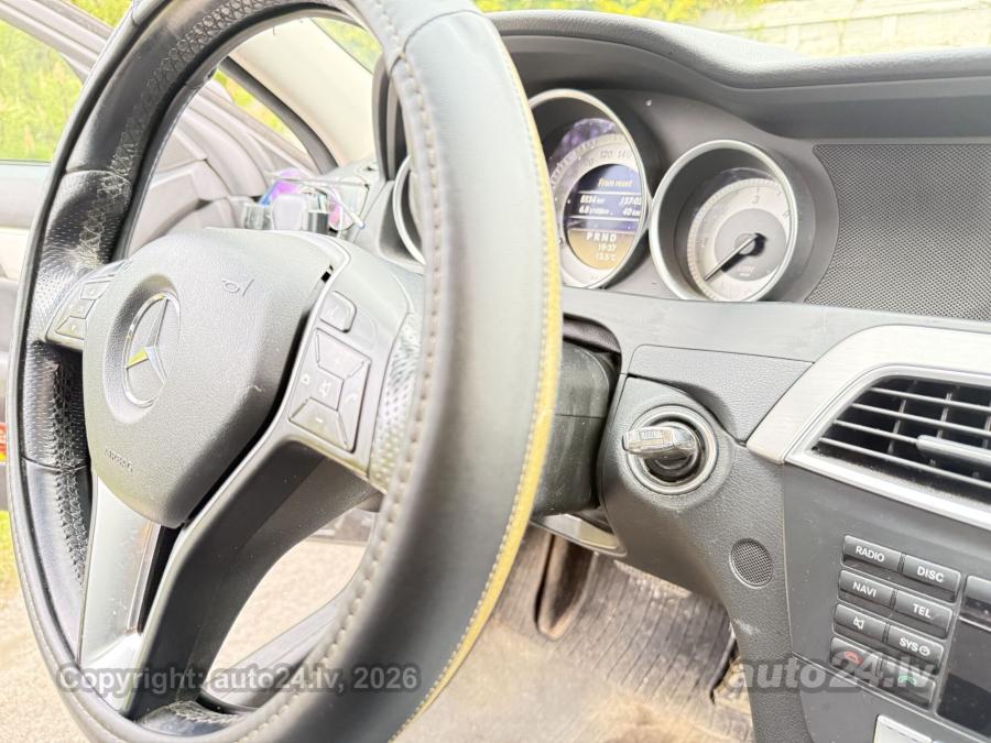 Black Mercedes-Benz C-Class 2012 in Tallinn, with an engine capacity of 2.10 L and mileage of 460 thousand km for 5900 €, photo 6 on AUTOMOTO.COM.LV
