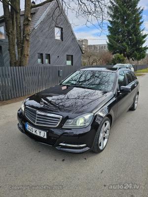 Melns Mercedes-Benz C-Class 2013 Tallina, ar dzinēja tilpumu 2.10 L un nobraukumu 379 tūkst. km par 9000 €, foto  vietnē AUTOMOTO.COM.LV