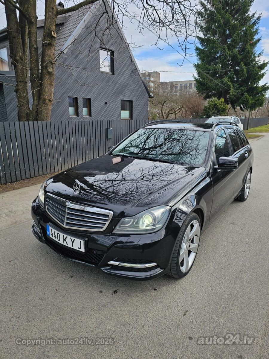 Melns Mercedes-Benz C-Class 2013 Tallina, ar dzinēja tilpumu 2.10 L un nobraukumu 379 tūkst. km par 9000 €, foto 1 vietnē AUTOMOTO.COM.LV
