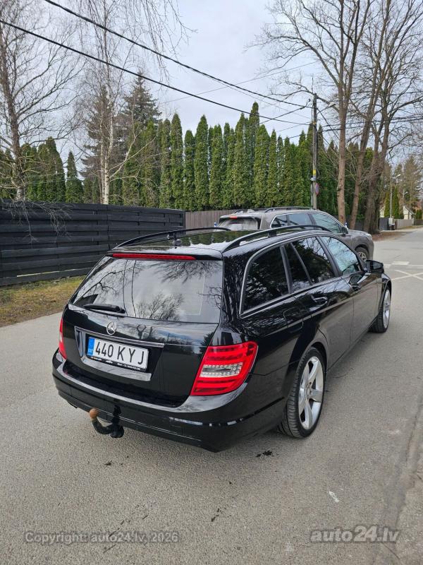 Melns Mercedes-Benz C-Class 2013 Tallina, ar dzinēja tilpumu 2.10 L un nobraukumu 379 tūkst. km par 9000 €, foto 4 vietnē AUTOMOTO.COM.LV