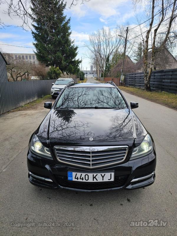 Melns Mercedes-Benz C-Class 2013 Tallina, ar dzinēja tilpumu 2.10 L un nobraukumu 379 tūkst. km par 9000 €, foto 9 vietnē AUTOMOTO.COM.LV