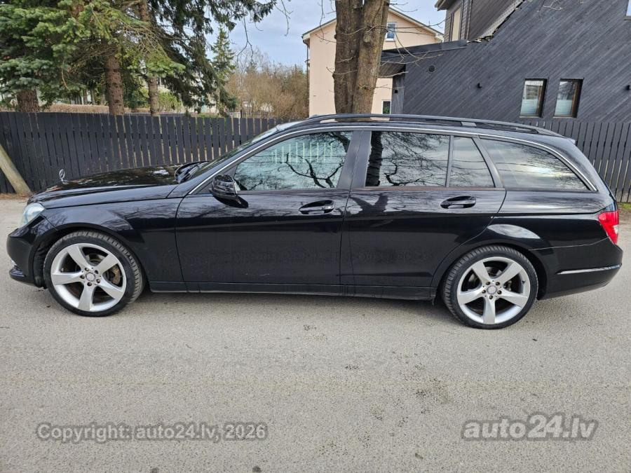 Melns Mercedes-Benz C-Class 2013 Tallina, ar dzinēja tilpumu 2.10 L un nobraukumu 379 tūkst. km par 9000 €, foto 10 vietnē AUTOMOTO.COM.LV