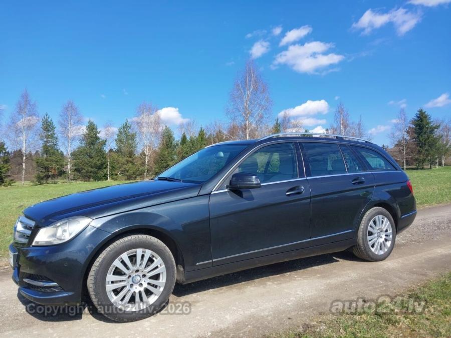Black Mercedes-Benz C-Class 2013 in Tallinn, with an engine capacity of 2.10 L and mileage of 190 thousand km for 7000 €, photo 3 on AUTOMOTO.COM.LV