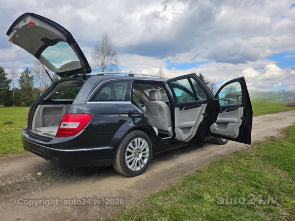 Black Mercedes-Benz C-Class 2013 in Tallinn, with an engine capacity of 2.10 L and mileage of 190 thousand km for 7000 €, photo 6 on AUTOMOTO.COM.LV