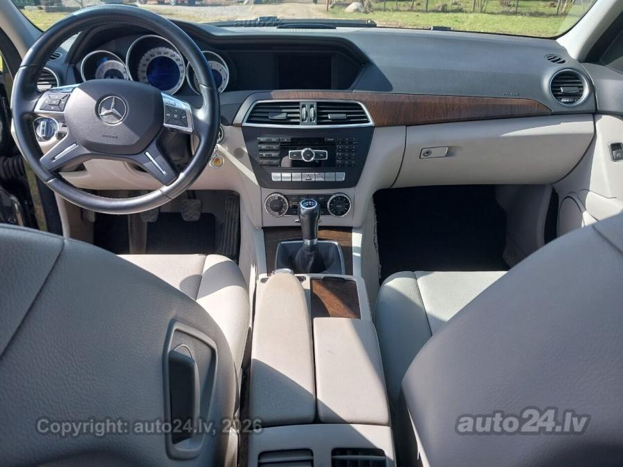 Black Mercedes-Benz C-Class 2013 in Tallinn, with an engine capacity of 2.10 L and mileage of 190 thousand km for 7000 €, photo 10 on AUTOMOTO.COM.LV