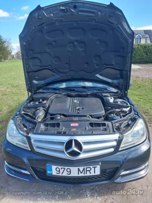 Black Mercedes-Benz C-Class 2013 in Tallinn, with an engine capacity of 2.10 L and mileage of 190 thousand km for 7000 €, photo 16 on AUTOMOTO.COM.LV