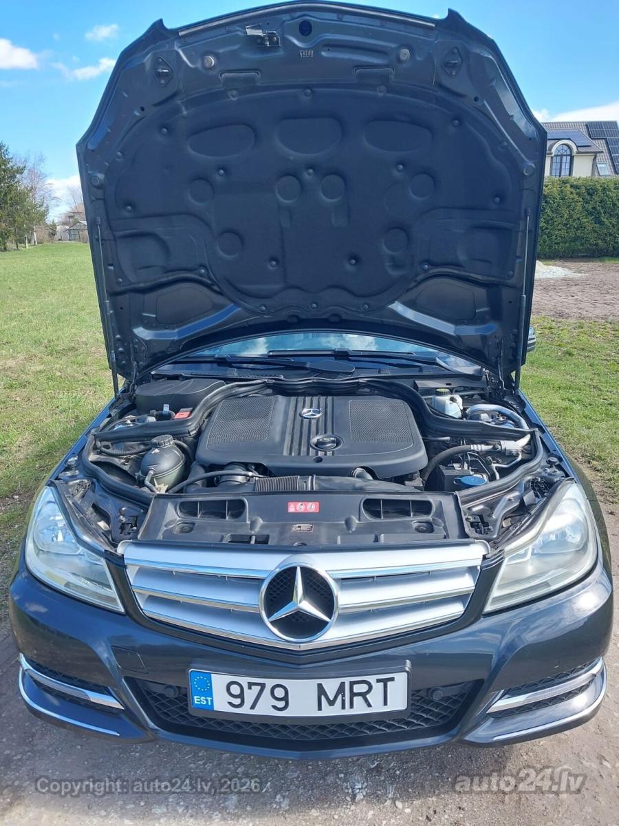 Black Mercedes-Benz C-Class 2013 in Tallinn, with an engine capacity of 2.10 L and mileage of 190 thousand km for 7000 €, photo 16 on AUTOMOTO.COM.LV