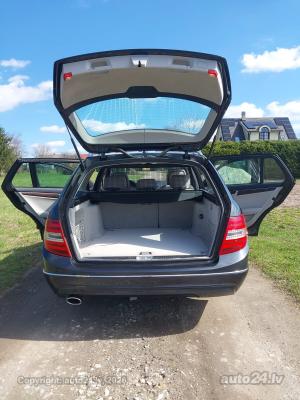 Black Mercedes-Benz C-Class 2013 in Tallinn, with an engine capacity of 2.10 L and mileage of 190 thousand km for 7000 €, photo 17 on AUTOMOTO.COM.LV