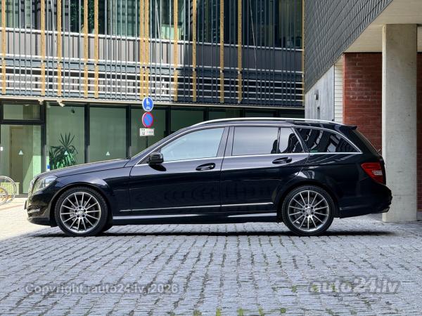 Black Mercedes-Benz C-Class 2013 in Tartu, with an engine capacity of 2.10 L and mileage of 308 thousand km for 7990 €, photo 4 on AUTOMOTO.COM.LV