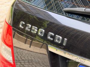 Melns Mercedes-Benz C-Class 2013 Tartu, ar dzinēja tilpumu 2.10 L un nobraukumu 308 tūkst. km par 7990 €, foto 10 vietnē AUTOMOTO.COM.LV