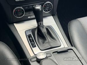 Melns Mercedes-Benz C-Class 2013 Tartu, ar dzinēja tilpumu 2.10 L un nobraukumu 308 tūkst. km par 7990 €, foto 17 vietnē AUTOMOTO.COM.LV
