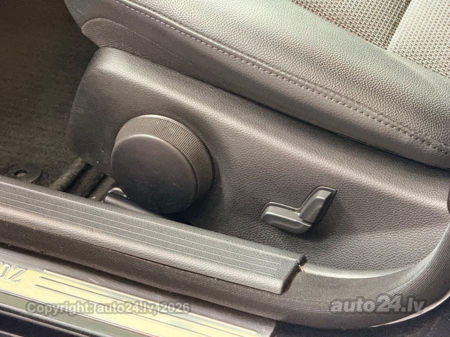 Melns Mercedes-Benz C-Class 2013 Tartu, ar dzinēja tilpumu 2.10 L un nobraukumu 308 tūkst. km par 7990 €, foto 22 vietnē AUTOMOTO.COM.LV