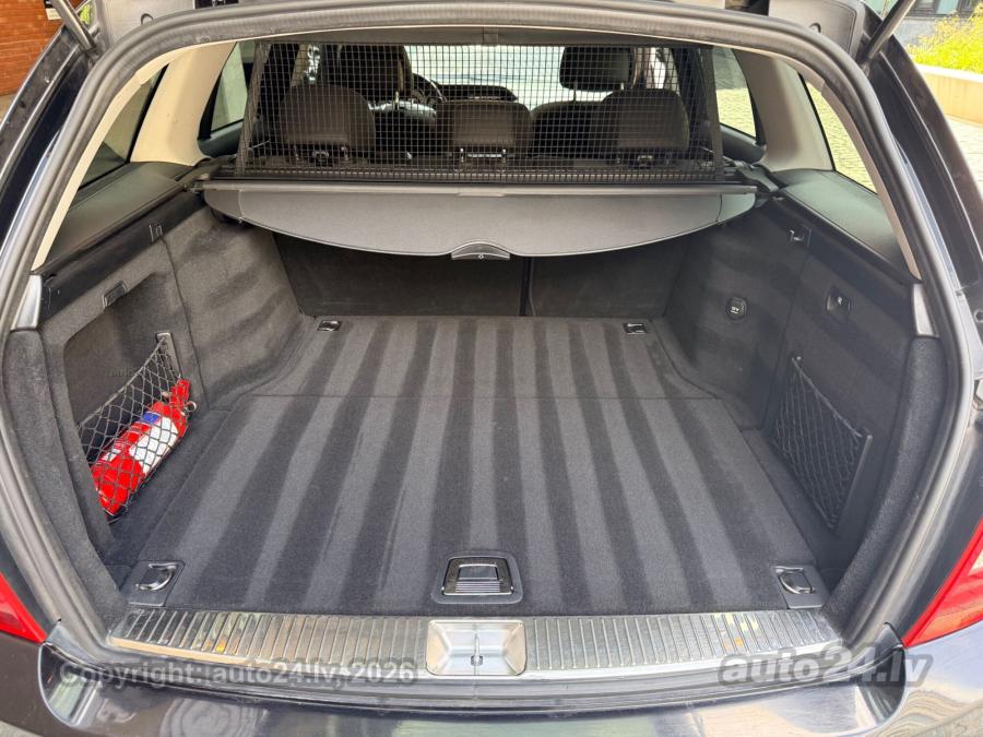 Melns Mercedes-Benz C-Class 2013 Tartu, ar dzinēja tilpumu 2.10 L un nobraukumu 308 tūkst. km par 7990 €, foto 26 vietnē AUTOMOTO.COM.LV