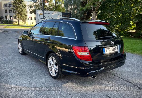 Melns Mercedes-Benz C-Class 2013 Tallina, ar dzinēja tilpumu 2.10 L un nobraukumu 268 tūkst. km par 7990 €, foto 4 vietnē AUTOMOTO.COM.LV