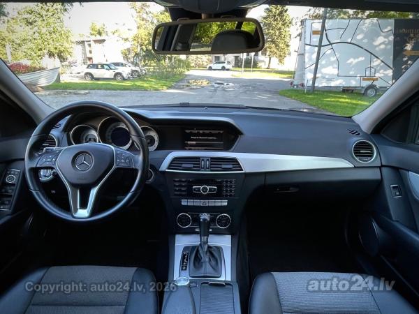 Melns Mercedes-Benz C-Class 2013 Tallina, ar dzinēja tilpumu 2.10 L un nobraukumu 268 tūkst. km par 7990 €, foto 10 vietnē AUTOMOTO.COM.LV