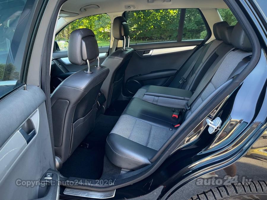 Black Mercedes-Benz C-Class 2013 in Tallinn, with an engine capacity of 2.10 L and mileage of 268 thousand km for 7990 €, photo 13 on AUTOMOTO.COM.LV