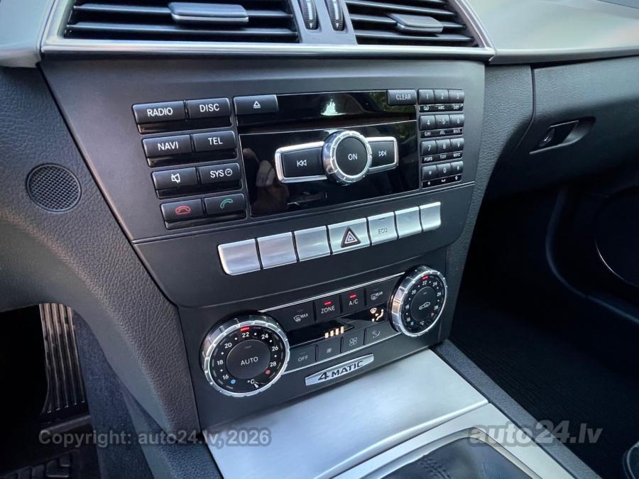 Black Mercedes-Benz C-Class 2013 in Tallinn, with an engine capacity of 2.10 L and mileage of 268 thousand km for 7990 €, photo 15 on AUTOMOTO.COM.LV
