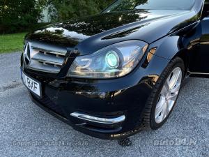 Black Mercedes-Benz C-Class 2013 in Tallinn, with an engine capacity of 2.10 L and mileage of 268 thousand km for 7990 €, photo 17 on AUTOMOTO.COM.LV