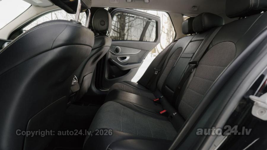 Melns Mercedes-Benz C-Class 2014 Tallina, ar dzinēja tilpumu 2.10 L un nobraukumu 289 tūkst. km par 1169 €, foto 16 vietnē AUTOMOTO.COM.LV