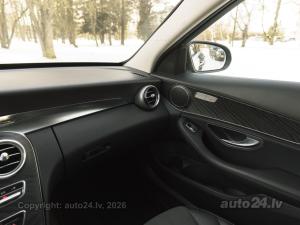 Melns Mercedes-Benz C-Class 2014 Tallina, ar dzinēja tilpumu 2.10 L un nobraukumu 289 tūkst. km par 1169 €, foto 20 vietnē AUTOMOTO.COM.LV