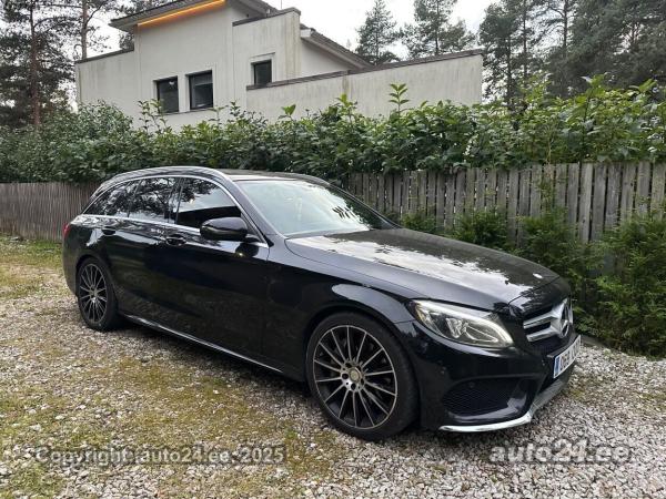 Black Mercedes-Benz C-Class 2015 in Tallinn, with an engine capacity of 2.10 L and mileage of 320 thousand km for 12400 €, photo 2 on AUTOMOTO.COM.LV