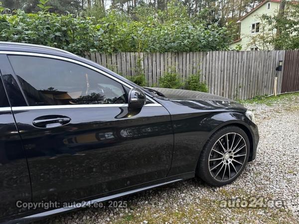 Black Mercedes-Benz C-Class 2015 in Tallinn, with an engine capacity of 2.10 L and mileage of 320 thousand km for 12400 €, photo 4 on AUTOMOTO.COM.LV