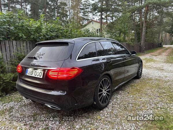 Black Mercedes-Benz C-Class 2015 in Tallinn, with an engine capacity of 2.10 L and mileage of 320 thousand km for 12400 €, photo 5 on AUTOMOTO.COM.LV