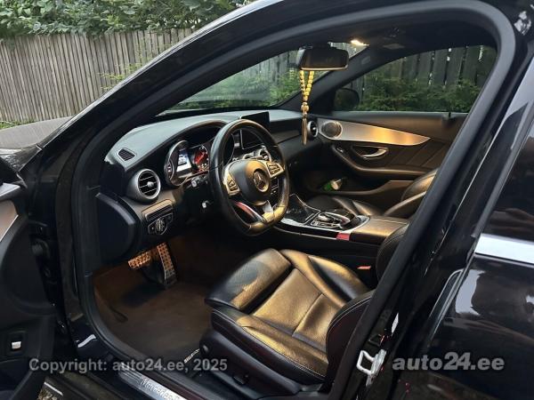Black Mercedes-Benz C-Class 2015 in Tallinn, with an engine capacity of 2.10 L and mileage of 320 thousand km for 12400 €, photo 10 on AUTOMOTO.COM.LV