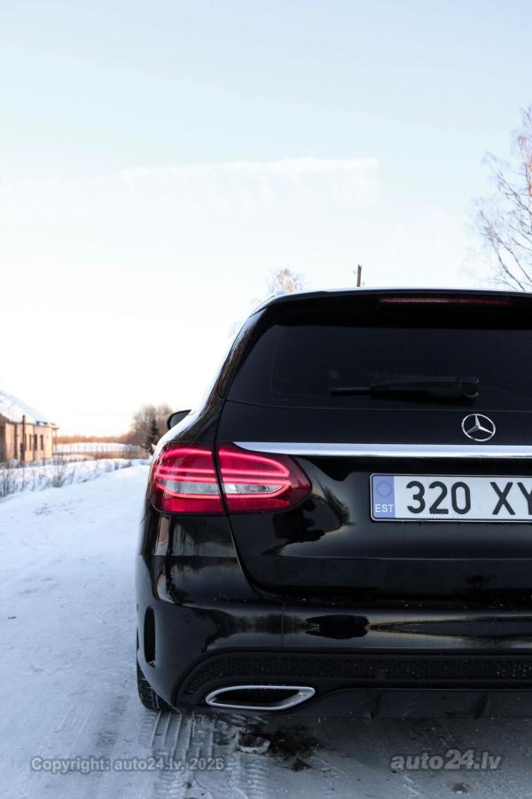 Black Mercedes-Benz C-Class 2015 in Tallinn, with an engine capacity of 2.10 L and mileage of 321 thousand km for 12500 €, photo 9 on AUTOMOTO.COM.LV
