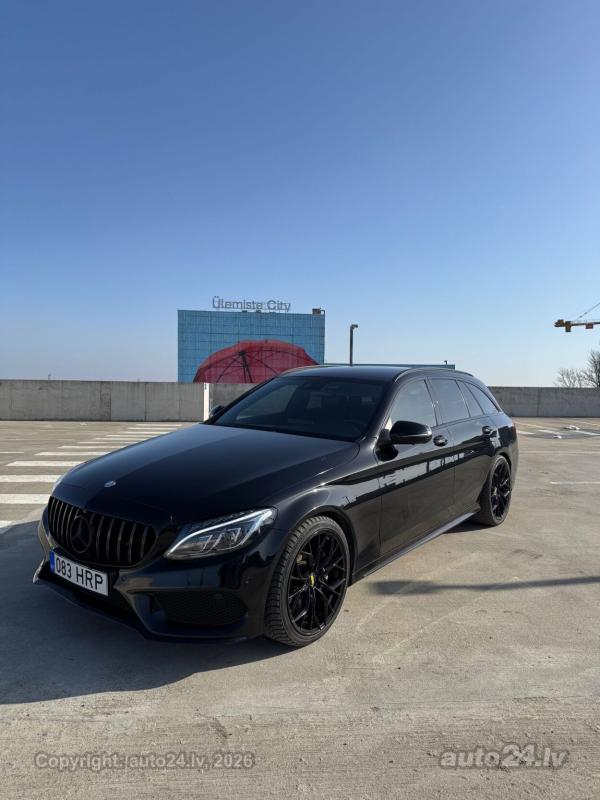Black Mercedes-Benz C-Class 2015 in Tallinn, with an engine capacity of 2.10 L and mileage of 352 thousand km for 13900 €, photo 1 on AUTOMOTO.COM.LV