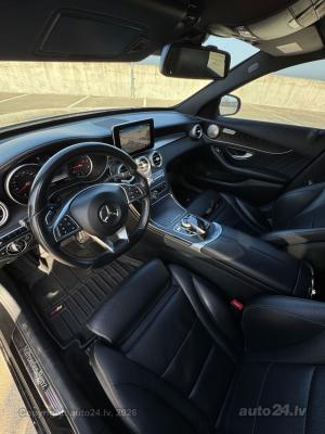 Black Mercedes-Benz C-Class 2015 in Tallinn, with an engine capacity of 2.10 L and mileage of 352 thousand km for 13900 €, photo 10 on AUTOMOTO.COM.LV