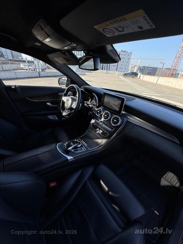 Black Mercedes-Benz C-Class 2015 in Tallinn, with an engine capacity of 2.10 L and mileage of 352 thousand km for 13900 €, photo 11 on AUTOMOTO.COM.LV
