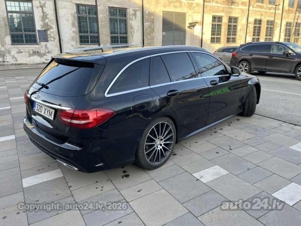 Black Mercedes-Benz C-Class 2015 in Tallinn, with an engine capacity of 2.10 L and mileage of 325 thousand km for 12800 €, photo 4 on AUTOMOTO.COM.LV