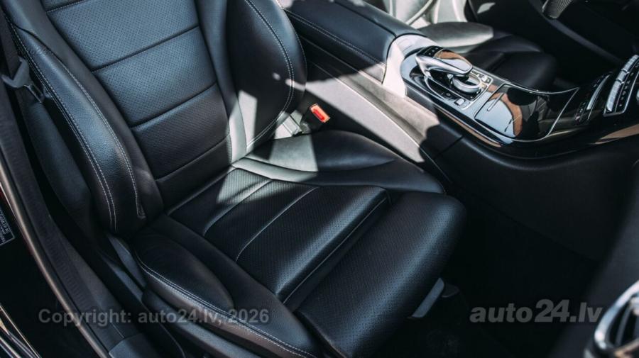 Melns Mercedes-Benz C-Class 2015 Tallina, ar dzinēja tilpumu 2.10 L un nobraukumu 243 tūkst. km par 15800 €, foto 13 vietnē AUTOMOTO.COM.LV