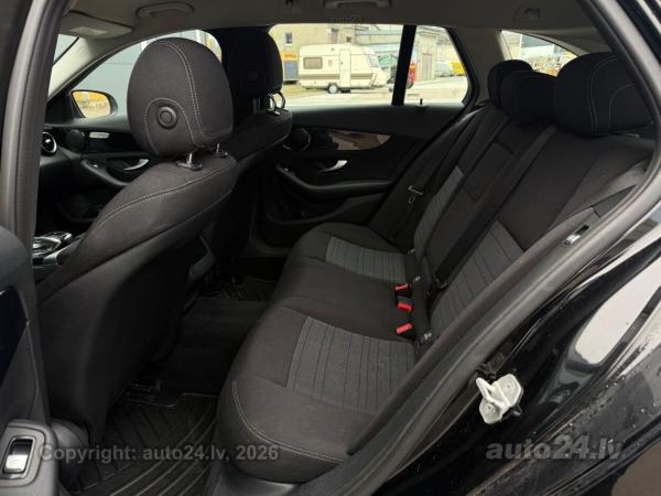 Melns Mercedes-Benz C-Class 2015 Tallina, ar dzinēja tilpumu 1.60 L un nobraukumu 275 tūkst. km par 8890 €, foto 11 vietnē AUTOMOTO.COM.LV