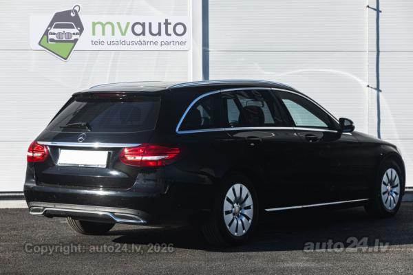 Black Mercedes-Benz C-Class 2015 in Tallinn, with an engine capacity of 2.10 L and mileage of 232 thousand km for 12500 €, photo 2 on AUTOMOTO.COM.LV