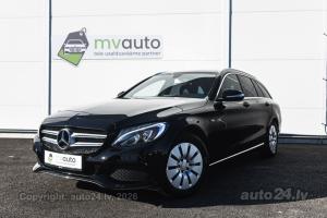 Melns Mercedes-Benz C-Class 2015 Tallina, ar dzinēja tilpumu 2.10 L un nobraukumu 232 tūkst. km par 12500 €, foto 3 vietnē AUTOMOTO.COM.LV