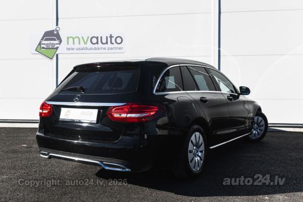 Black Mercedes-Benz C-Class 2015 in Tallinn, with an engine capacity of 2.10 L and mileage of 232 thousand km for 12500 €, photo 6 on AUTOMOTO.COM.LV