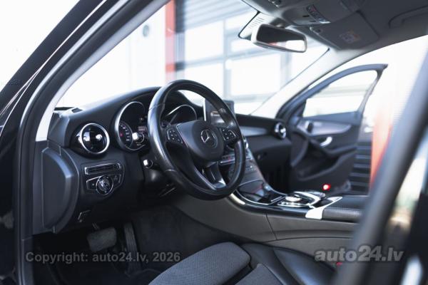 Melns Mercedes-Benz C-Class 2015 Tallina, ar dzinēja tilpumu 2.10 L un nobraukumu 232 tūkst. km par 12500 €, foto 11 vietnē AUTOMOTO.COM.LV